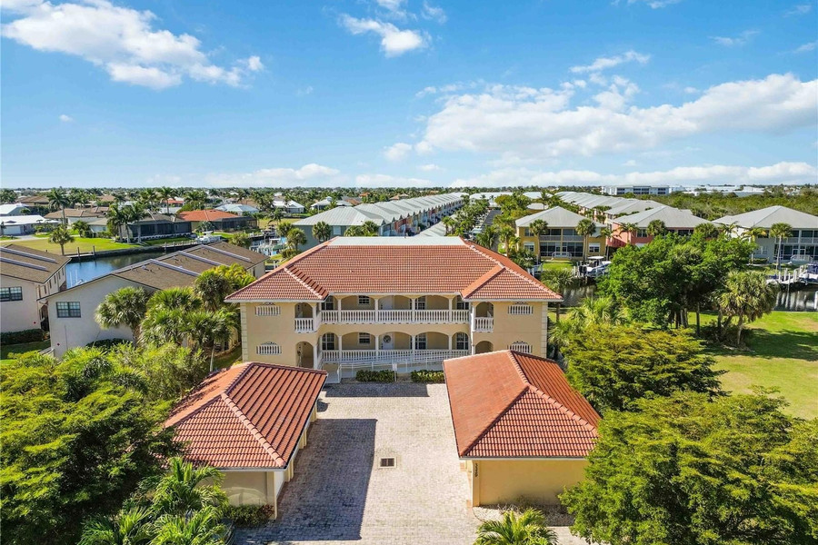 Mieszkanie na sprzedaż, 136 m², 9 pokoi | Gratka.pl