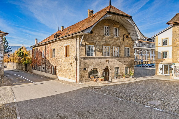 Dom na sprzedaż, 600 m², 13 pokoi | Gratka.pl