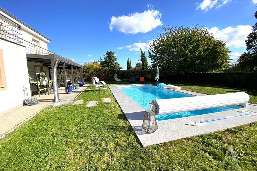 Dom na sprzedaż, 270 m², 9 pokoi | Gratka.pl