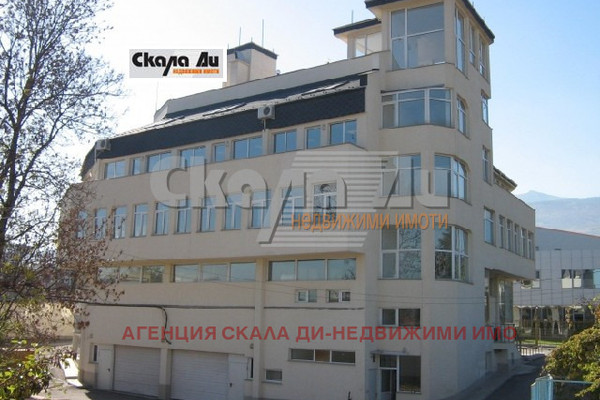 Lokale użytkowe na wynajem, 134 m² | Gratka.pl